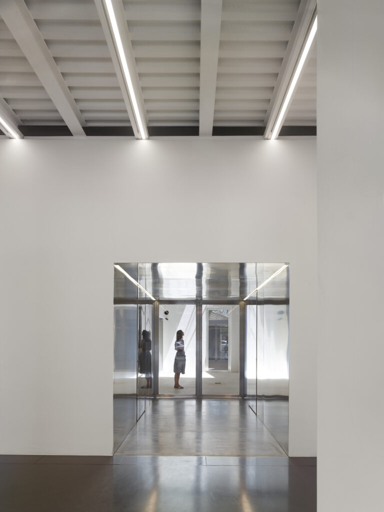 GALERIE NATHALIE OBADIA x RHINOCEROS GALLERY - THE ITALIAN ART GUIDE